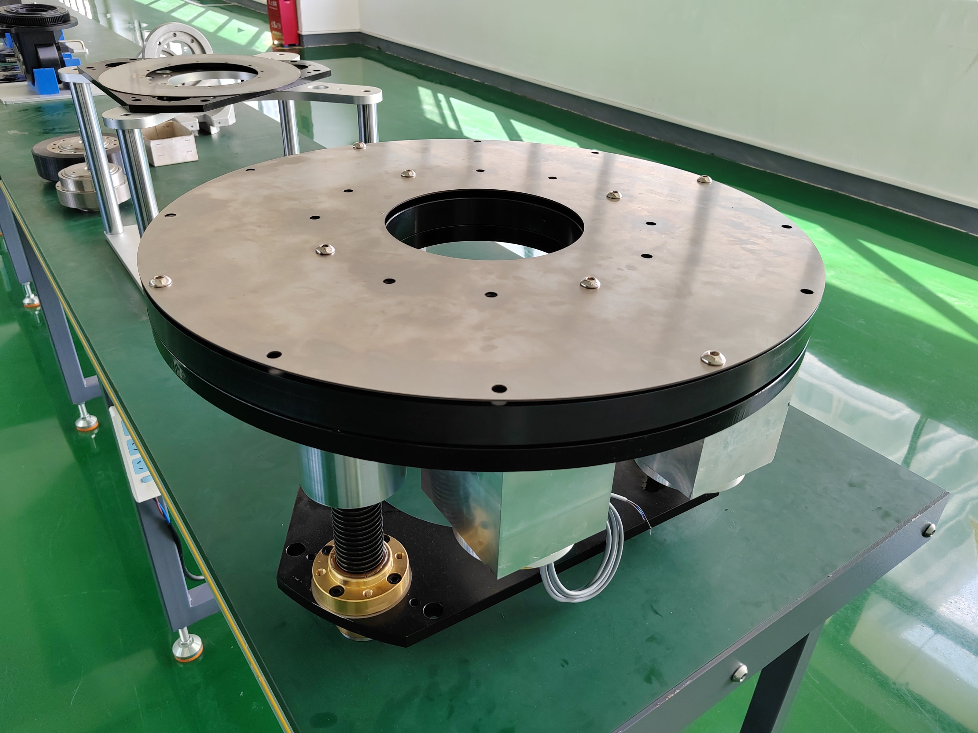 Load 1.5 to 3 Ton AGV Lifting & Rotating Mechanism – AGV Motor